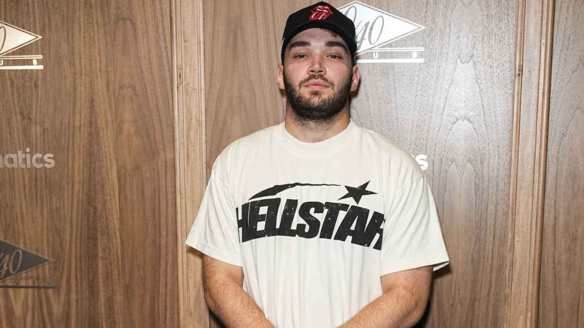 Adin Ross Claims Drake Saved 'Horrible' Kendrick Lamar's Career - Mandatory