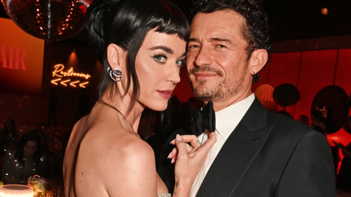 Orlando Bloom's Rumoured GF Dresses up as Katy Perry - Mandatory