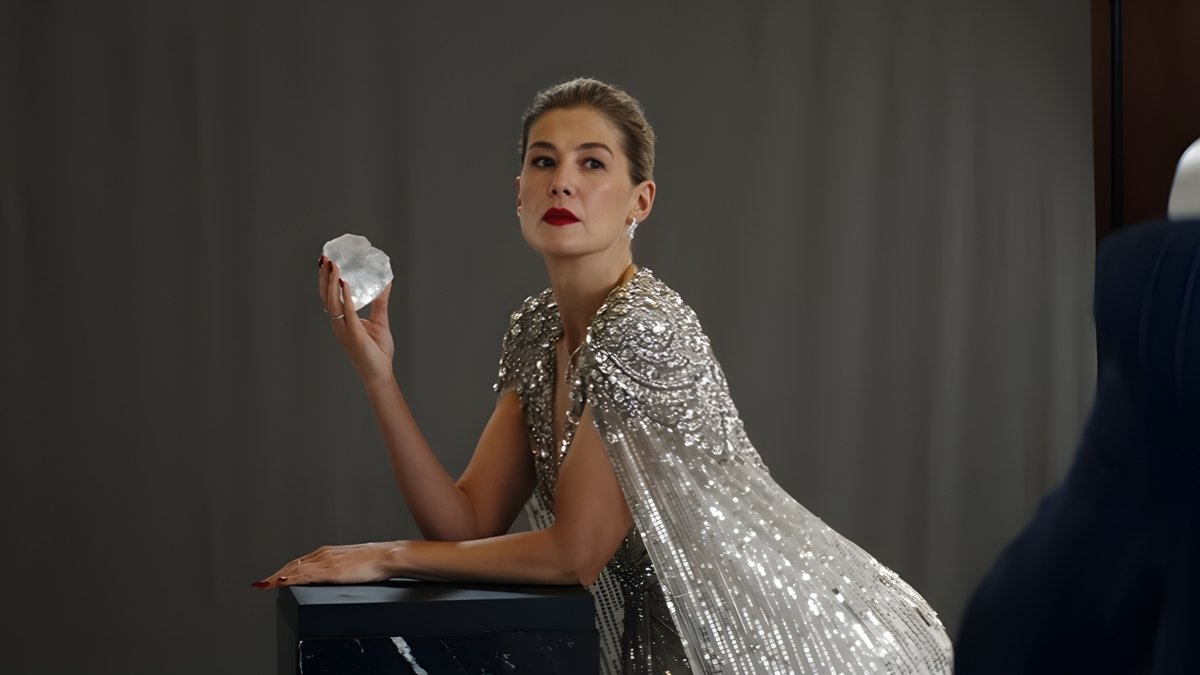 How Playing a Bond Villain Helped Rosamund Pike for Now You See Me 3 ...