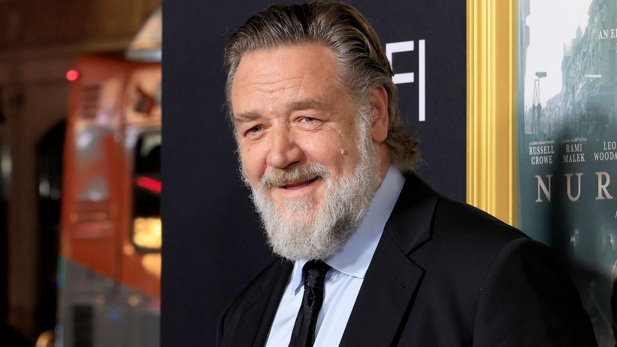 Russell Crowe Shares Weight Loss Journey With Joe Rogan - Mandatory