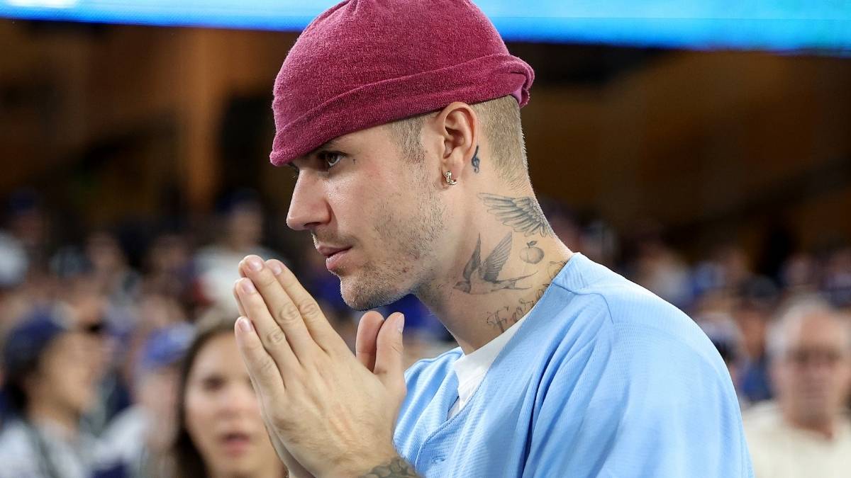 Justin Bieber’s Gesture Towards Stranger Earns High Praise From Fans ...