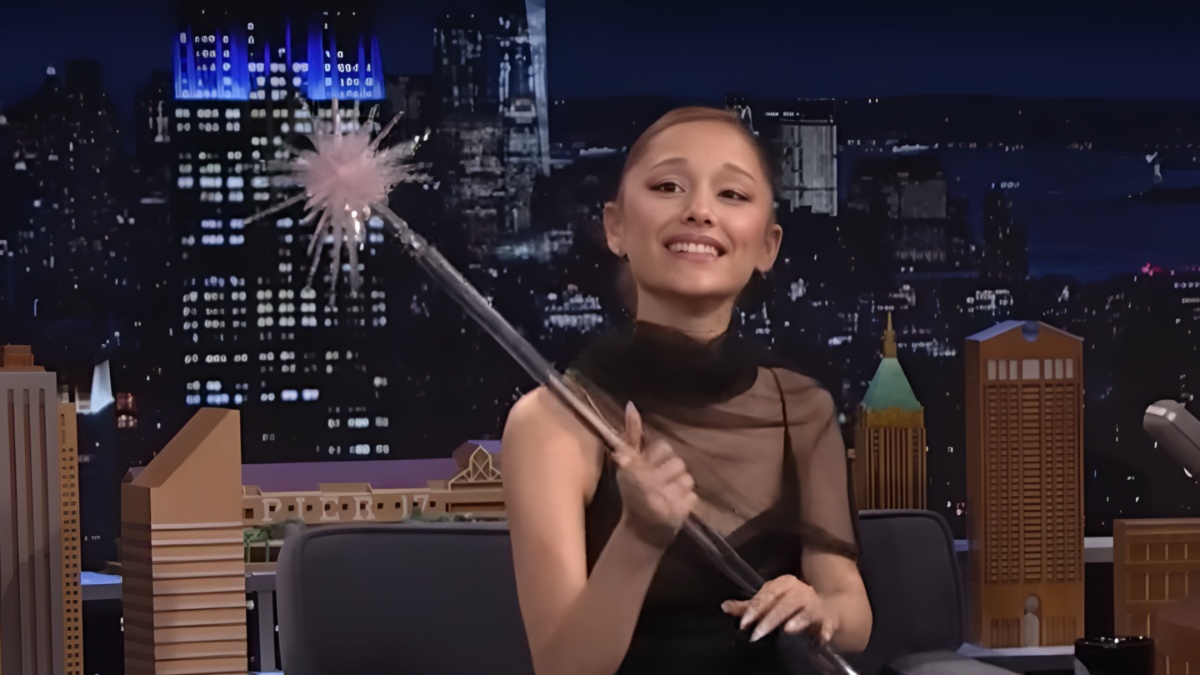 Ariana Grande’s Wand Skills Earn Her the Title of ‘Jedi Master’ - Mandatory