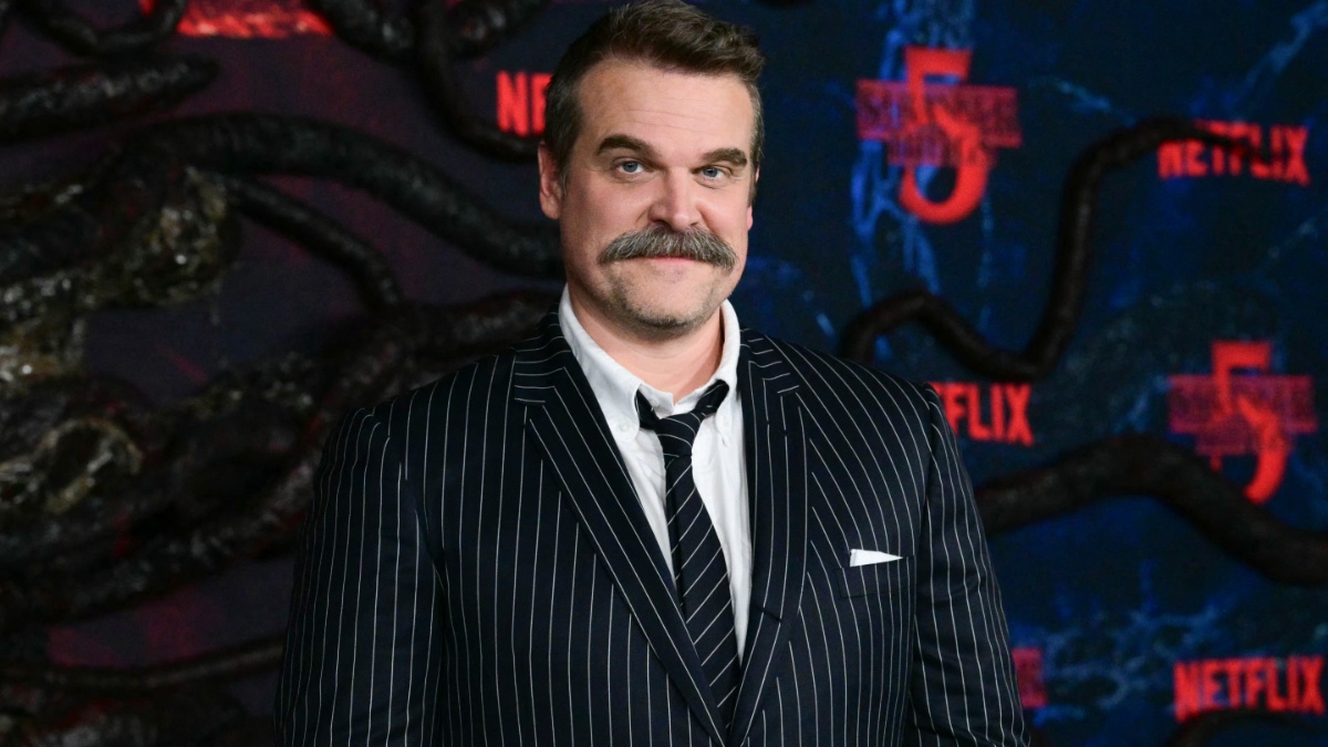David Harbour Says He's Not as Handsome as Jake Bongiovi - Mandatory