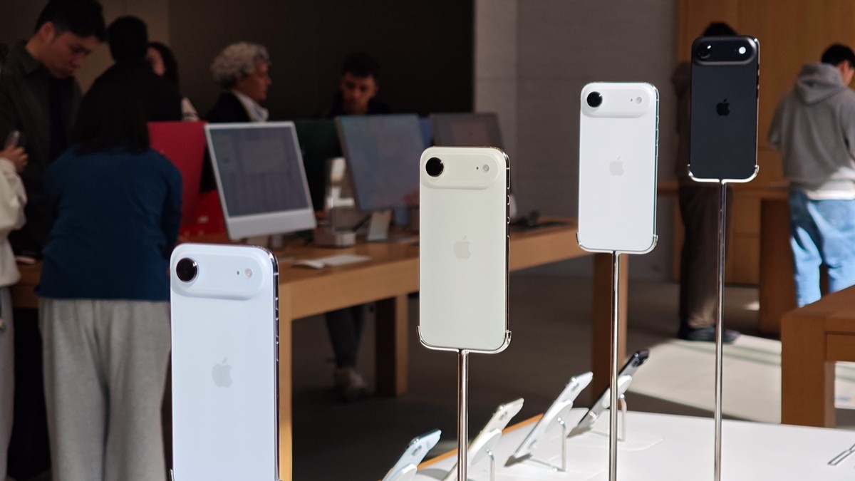 iPhone Foldable To Release in Fall 2026 Alongside 18 Pro Phones ...