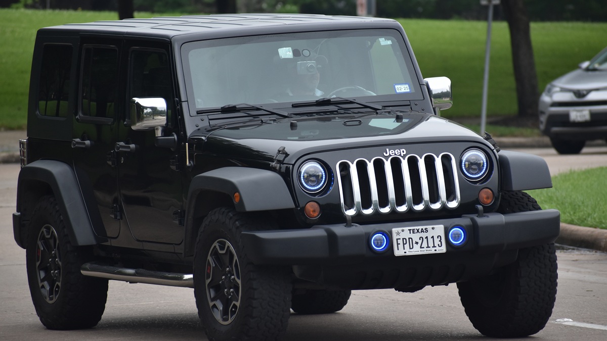 Thousands of Jeeps Recalled Over Update That 'Can Cause a Vehicle Crash ...