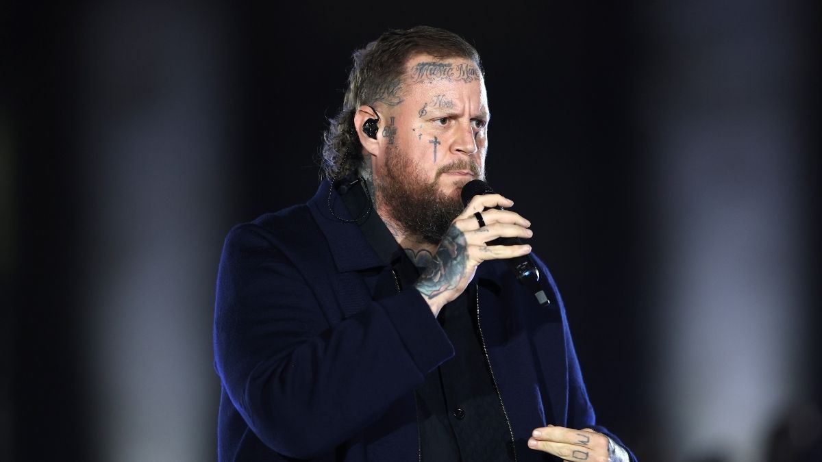 Jelly Roll Debuts Clean-Shave Look First Time in a Decade - Mandatory