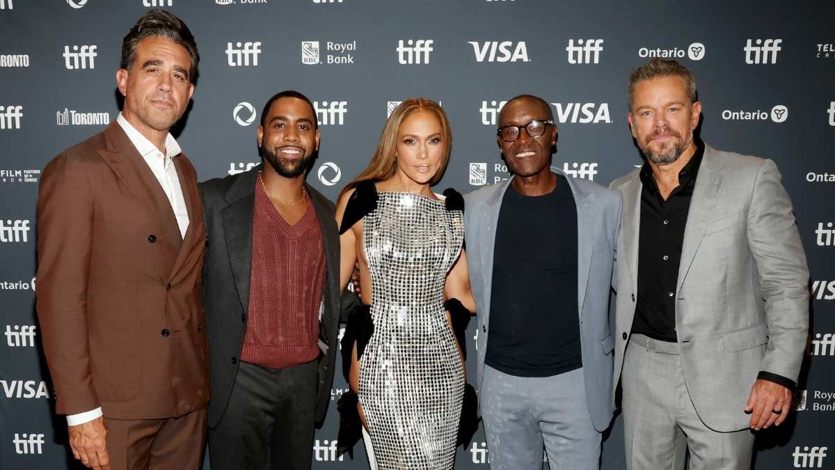 Jennifer Lopez’s Equation With Matt Damon Is 'Bothering' His Wife ...