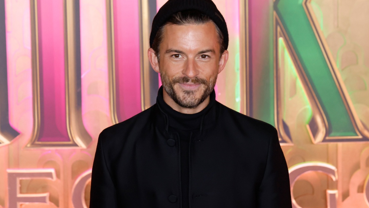 Jonathan Bailey Compared to Ryan Reynolds After Wicked: For Good ...