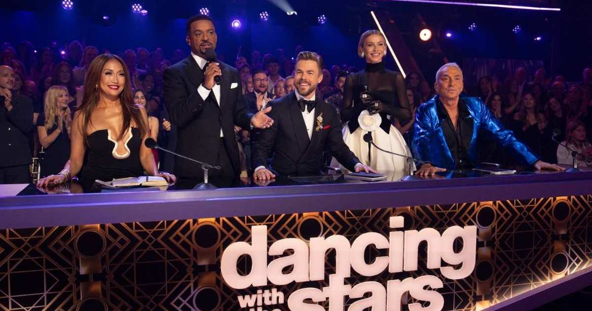 Dwts Judge Booed For Critique On Finale Frontrunner S Performance