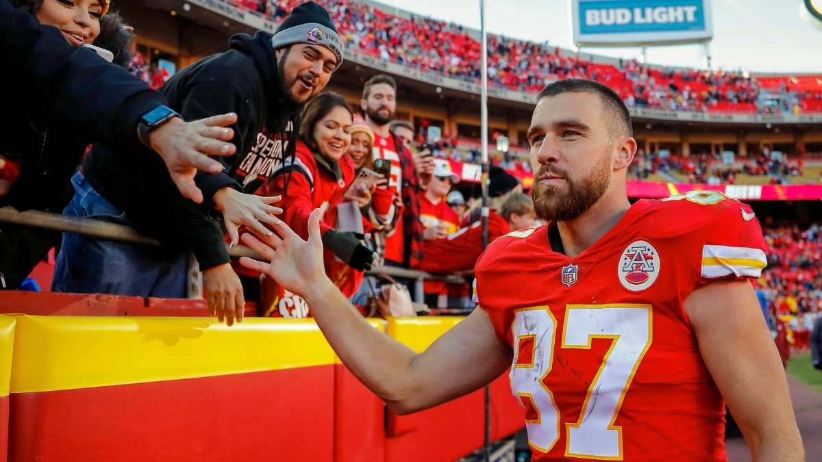 Travis Kelce's Post-Game Gesture With Colts Has Fans Talking - Mandatory