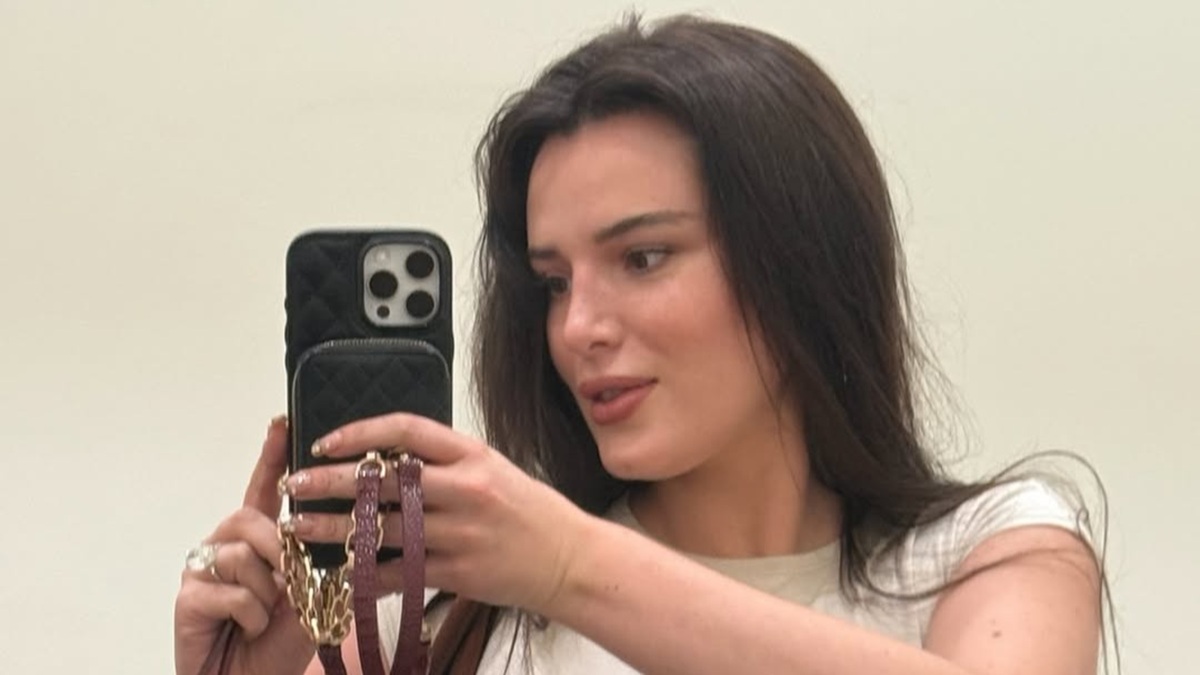 Bella Thorne's Selfie in Crop-Top Comes With Furry Twist - Mandatory