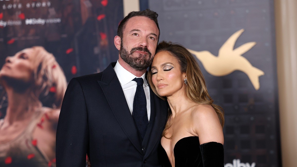 Ben Affleck’s Still Got It as JLo ‘Can’t Let Him Go' — Source - Mandatory