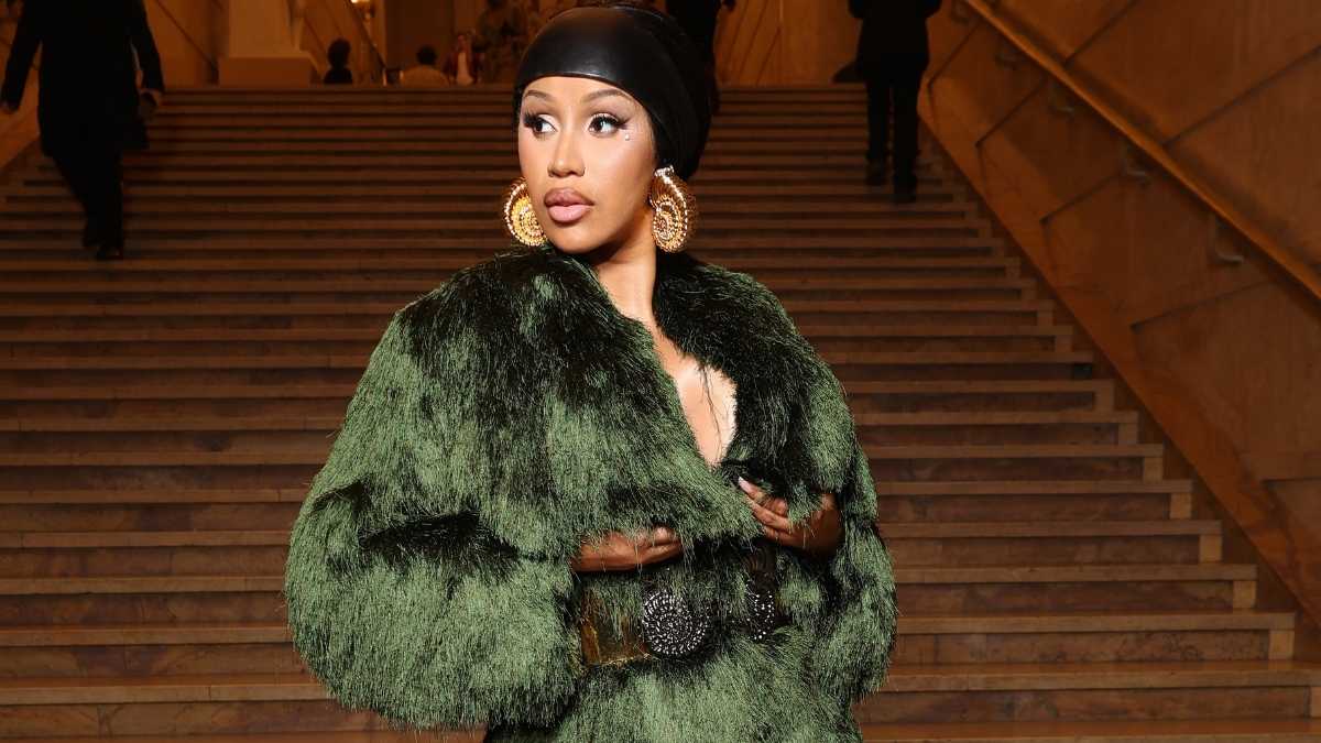Cardi B’s Neon Bob Is a Fun Addition to Her Latex Fit - Mandatory