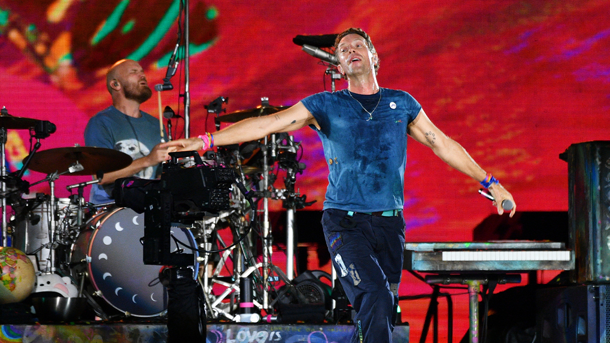 Coldplay Kiss Cam HR Was 'Pumped' To Introduce Andy Bryon As Crush ...