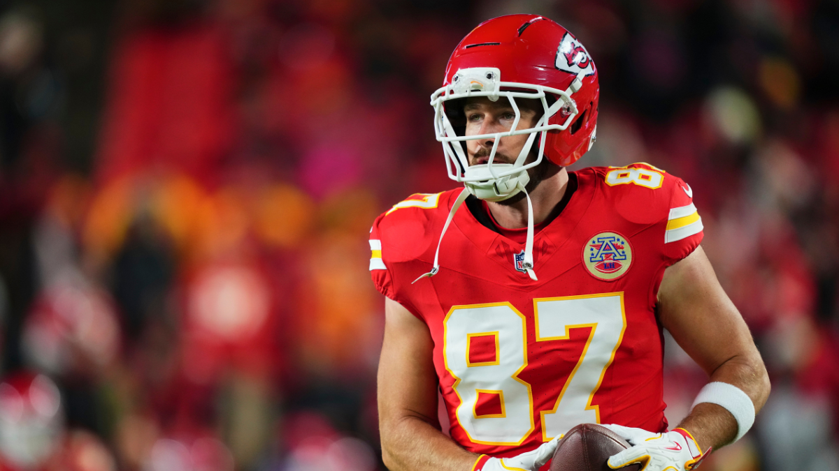 Travis Kelce’s On-Field Reaction After Pass Drop Goes Viral - Mandatory