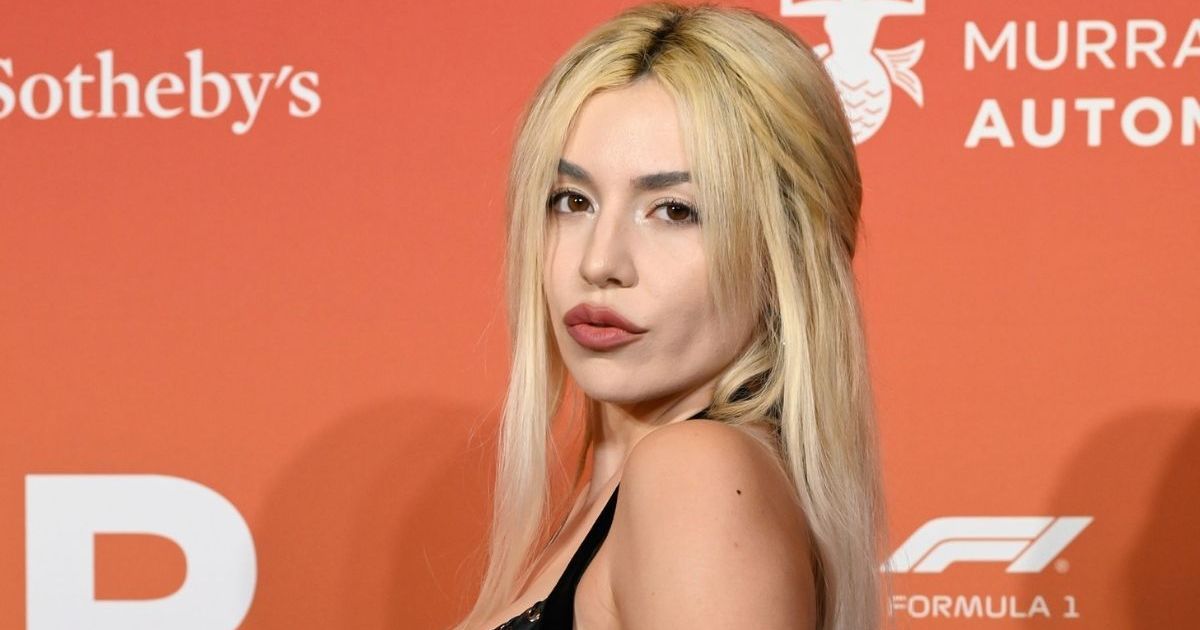 Ava Max Wows in Bodysuit With Sheer Panels for Christmas - Mandatory
