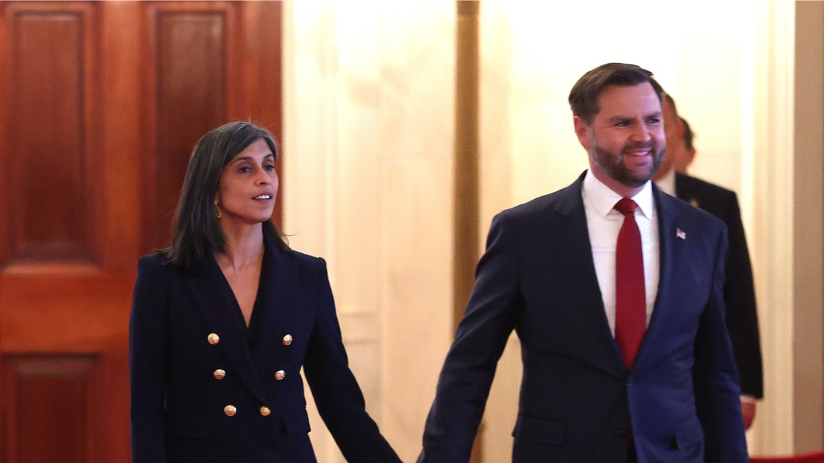 JD Vance's Wife Spotted Without Wedding Ring Again Amid Rumors - Mandatory