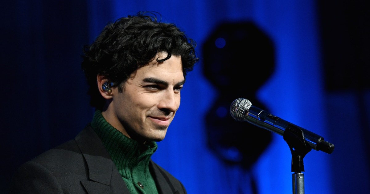 Joe Jonas’ Bad Parallel Parking Attempt Goes Viral - Mandatory