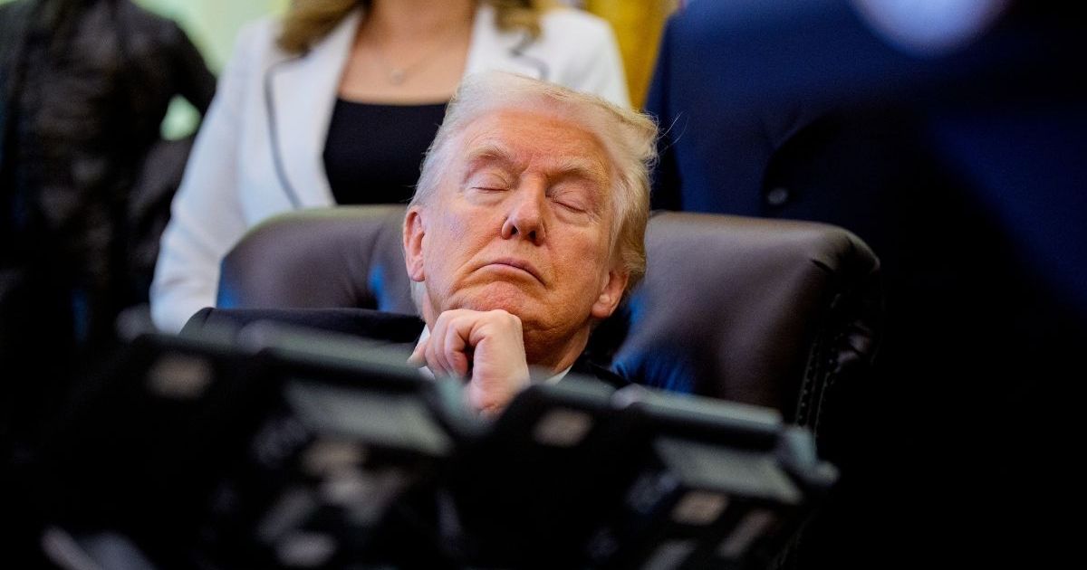 Donald Trump is 'Not Asleep' During Meetings, Says White House Chief ...