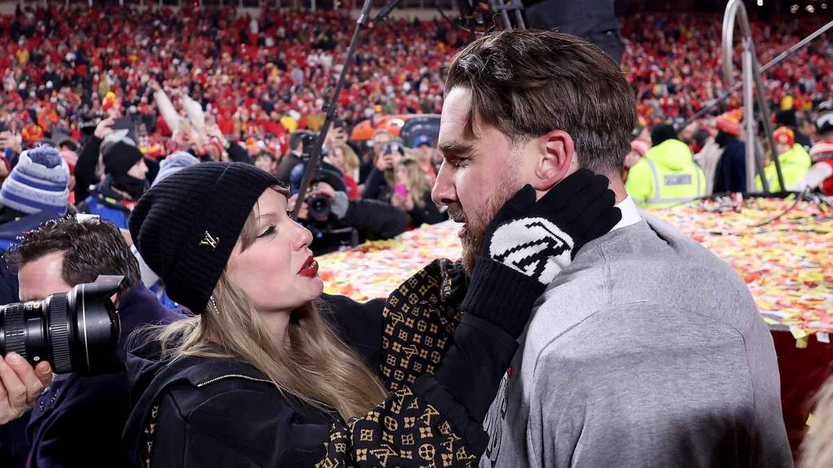 Taylor Swift’s ‘More Vulnerable’ After Travis Kelce Relationship ...