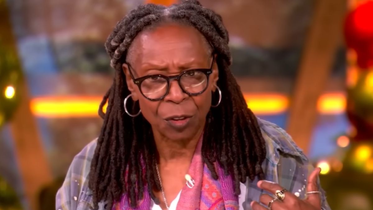 The View: Whoopi Goldberg Nearly Escapes 'Attack' by 'UFO' - Mandatory