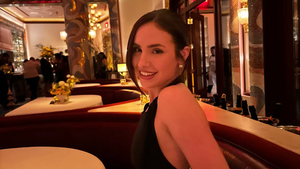 Ashtin Earle's Backless Dress Goes Deeper Than Anyone Was Prepared For ...