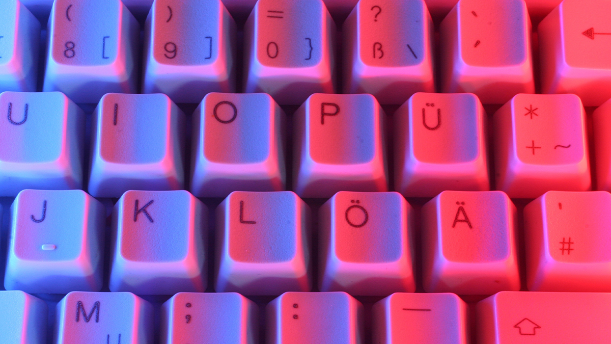 Foot Keyboard Lets Users Play Video Games With Their Feet - Mandatory