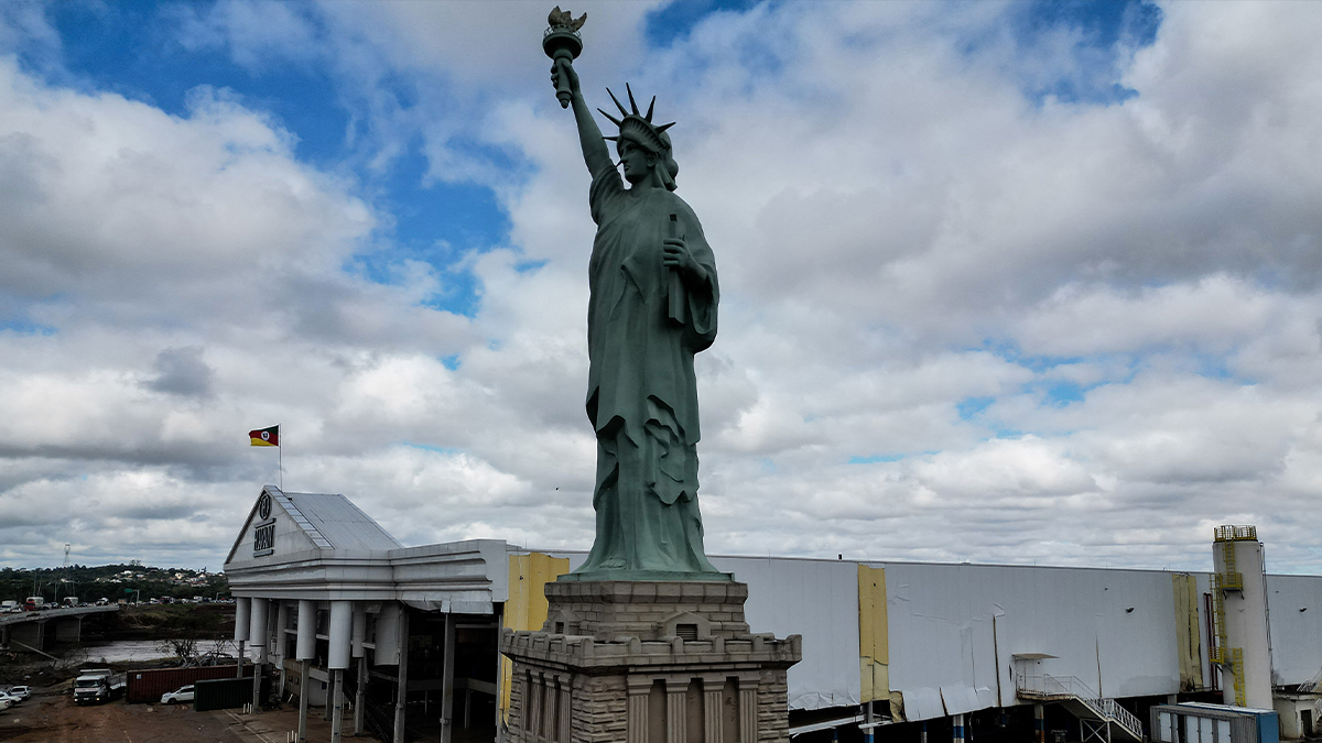 Statue of Liberty Replica Falls Apart Due to This Reason - Mandatory