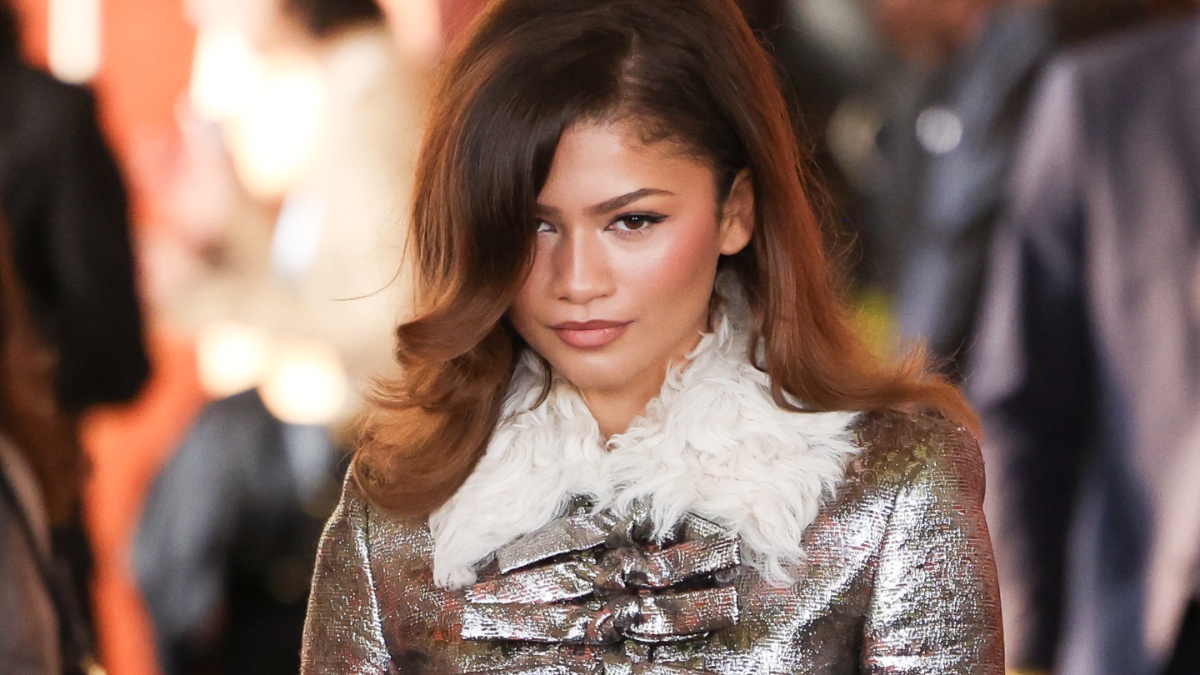 Zendaya Flaunts Engagement Ring but There’s a Catch - Mandatory
