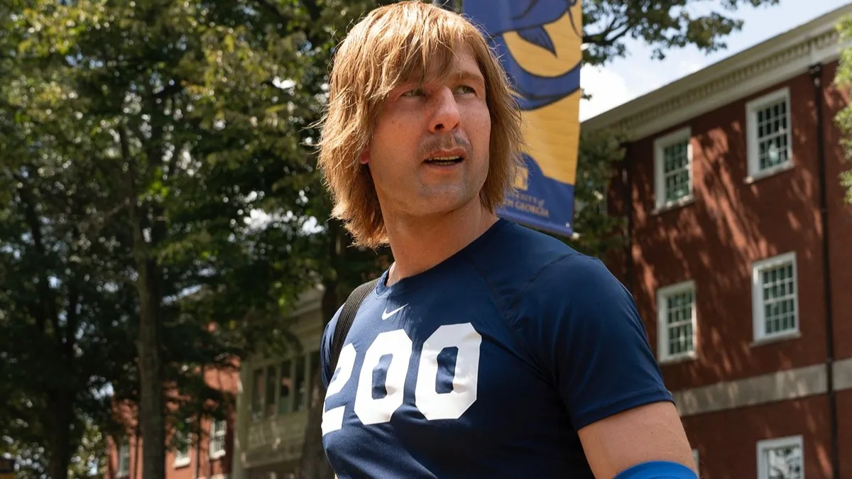 ‘1 of the Greats': Glen Powell on Robin Williams Amid Mrs. Doubtfire ...