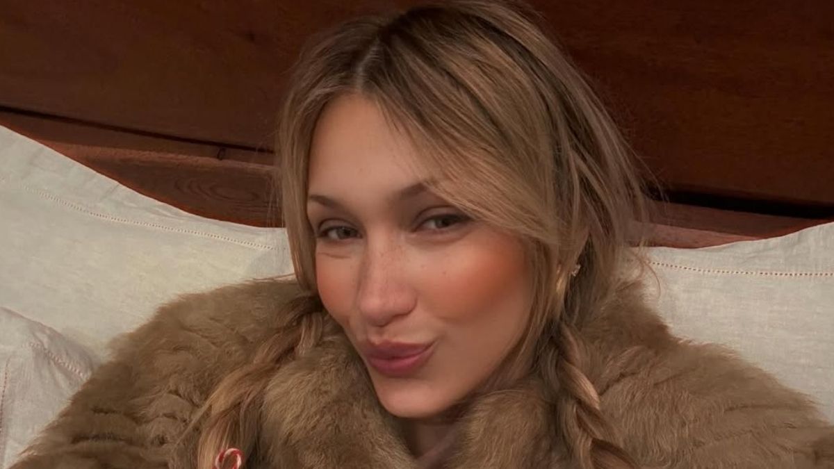 Bella Hadid's Crop Top Look Is So Chic - Mandatory