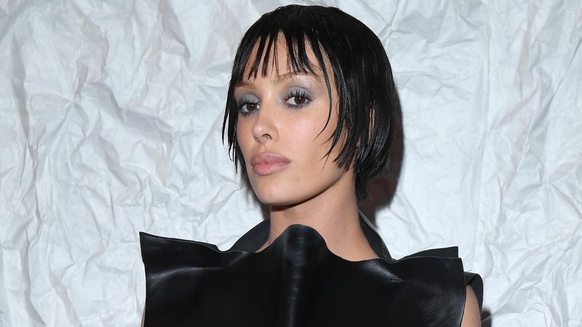 Kanye West's Wife Steps Out in Skin-Tight Bodysuit - Mandatory