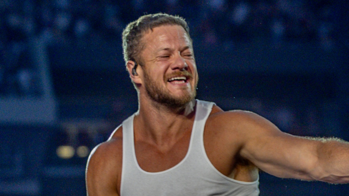 Dan Reynolds Looks 'Hot' As He Goes Shirtless For a Walk - Mandatory