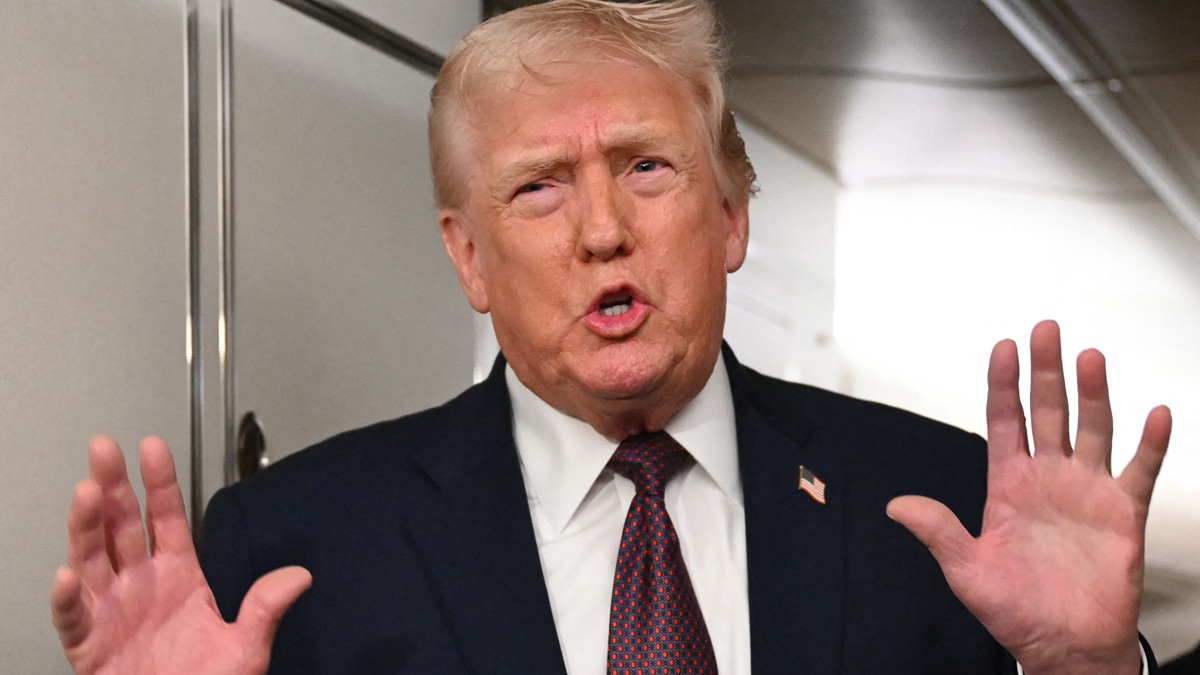 Donald Trump Labels Himself ‘Acting President of Venezuela’ in Viral ...