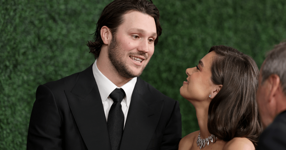 Josh Allen Names 1 Thing Wife Hailee Steinfeld Taught Him - Mandatory