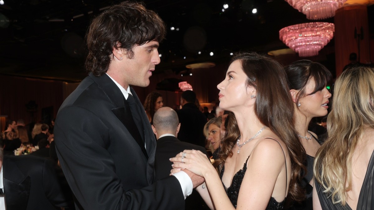 Jacob Elordi Spotted Holding Ana de Armas' Hands Amid Tom Cruise Split ...