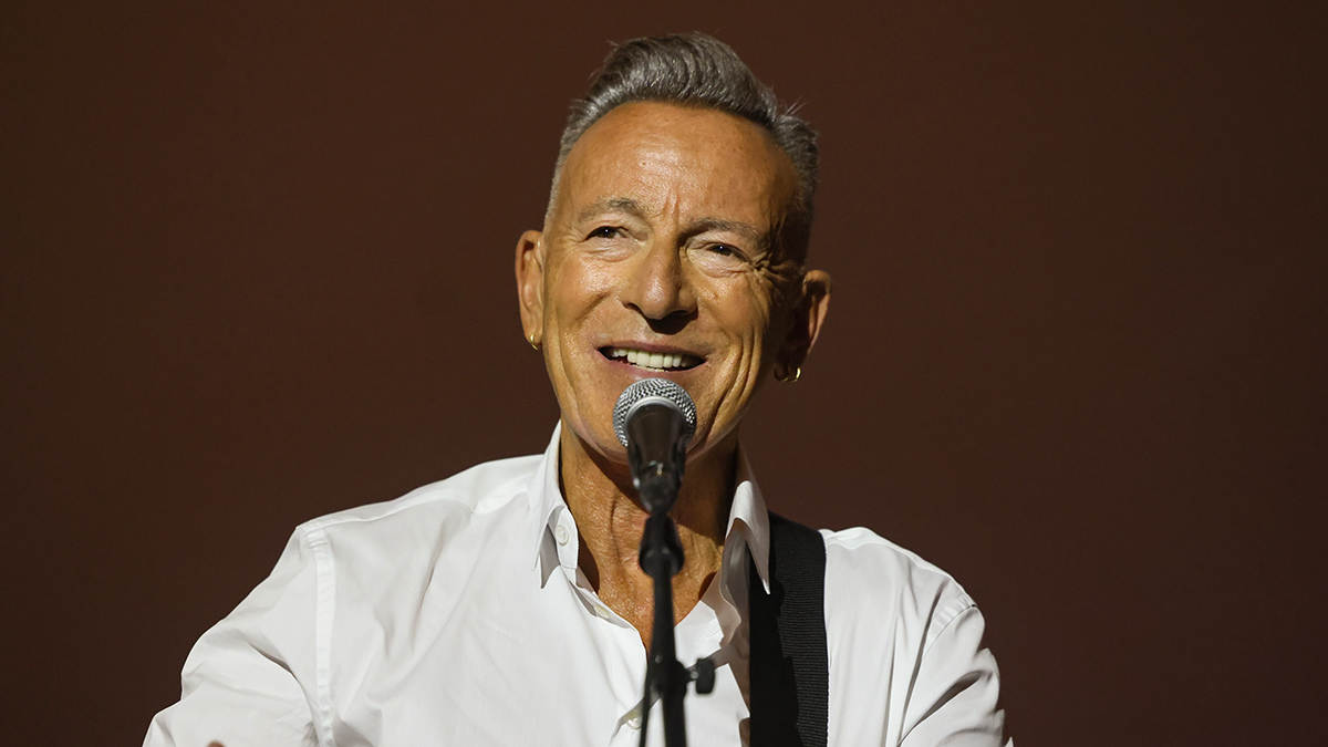 Bruce Springsteen Slams ‘King Trump’ in Anti-ICE Song, White House ...