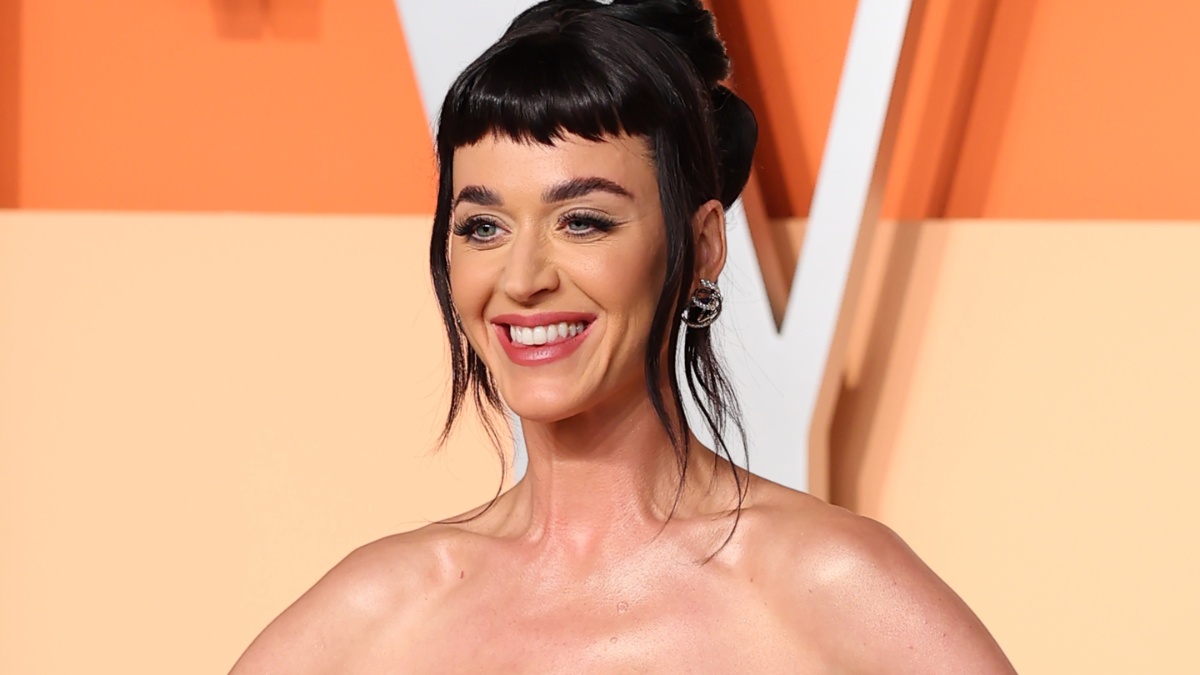 Katy Perry Is 'Glowing' in Strapless Dress - Mandatory
