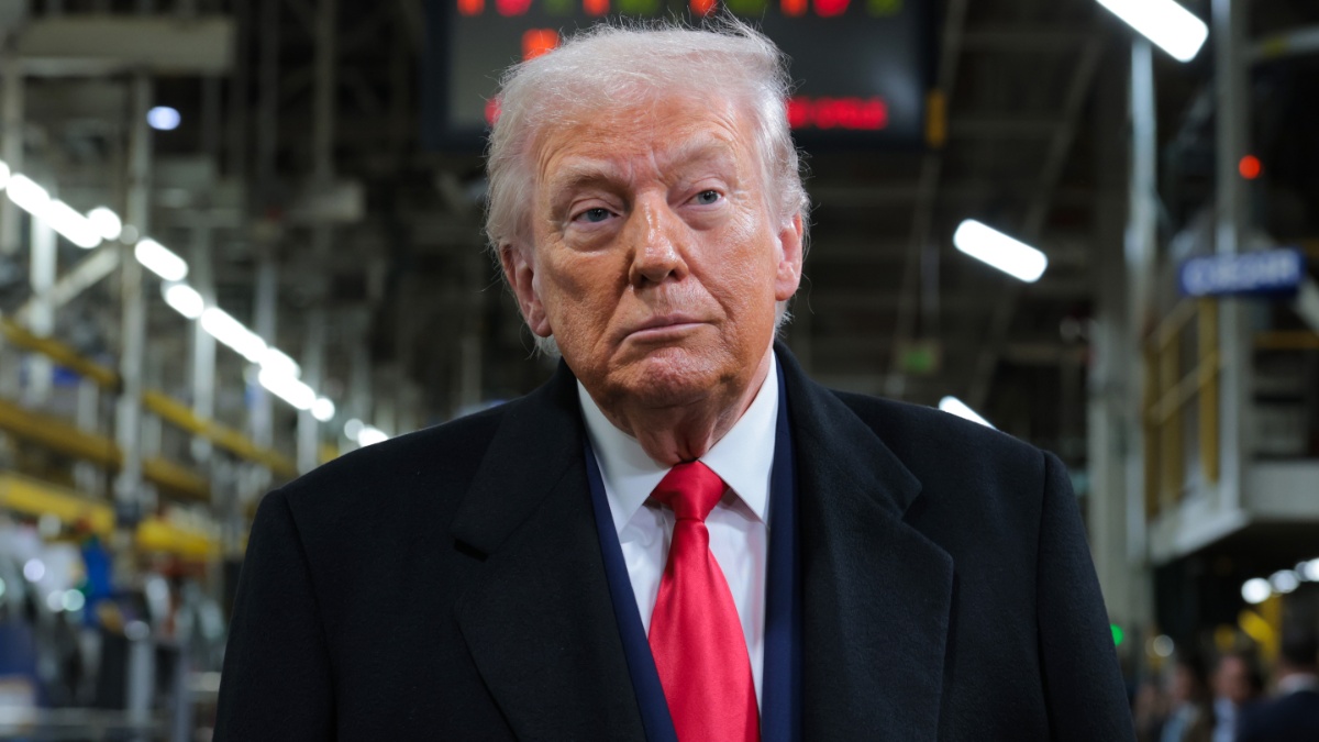 Donald Trump's Plane Returns to Base Enroute Davos For a Reason - Mandatory