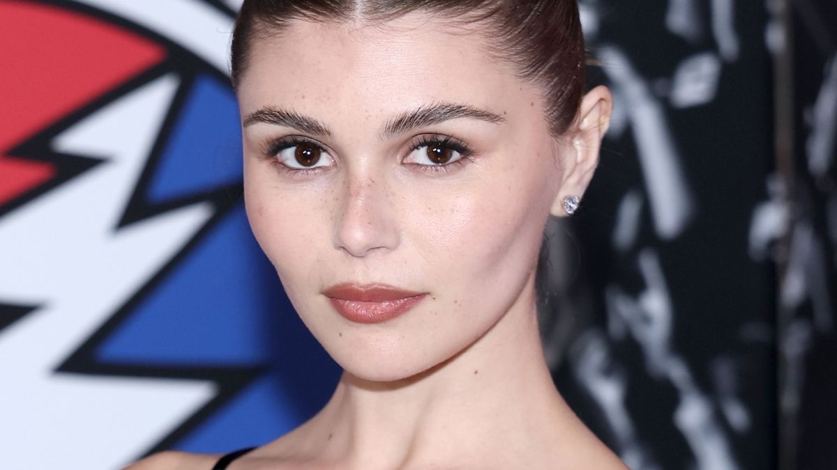 Olivia Jade Poses in Black Bikini in Unmissable Selfie - Mandatory