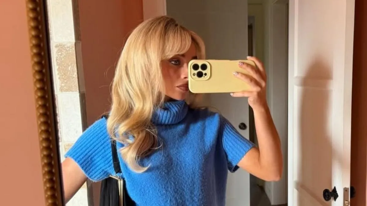 Sabrina Carpenter Accidentally Sets Bathroom on Fire & Shows Aftermath ...