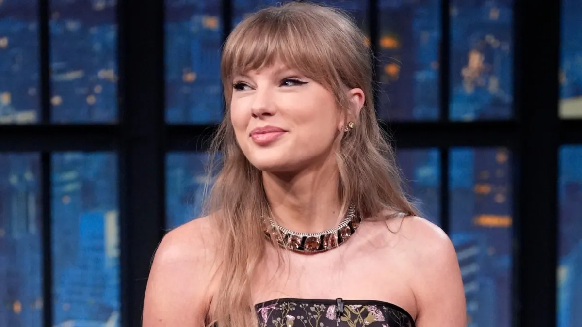 Taylor Swift Fans React as Her Song Plays in Ex Joe Alwyn's Presence ...