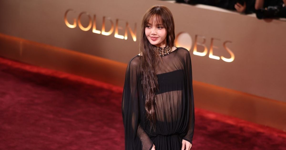 Blackpink’s Lisa Flaunts Cheeky Thong Reveal in Fully Sheer Dress ...