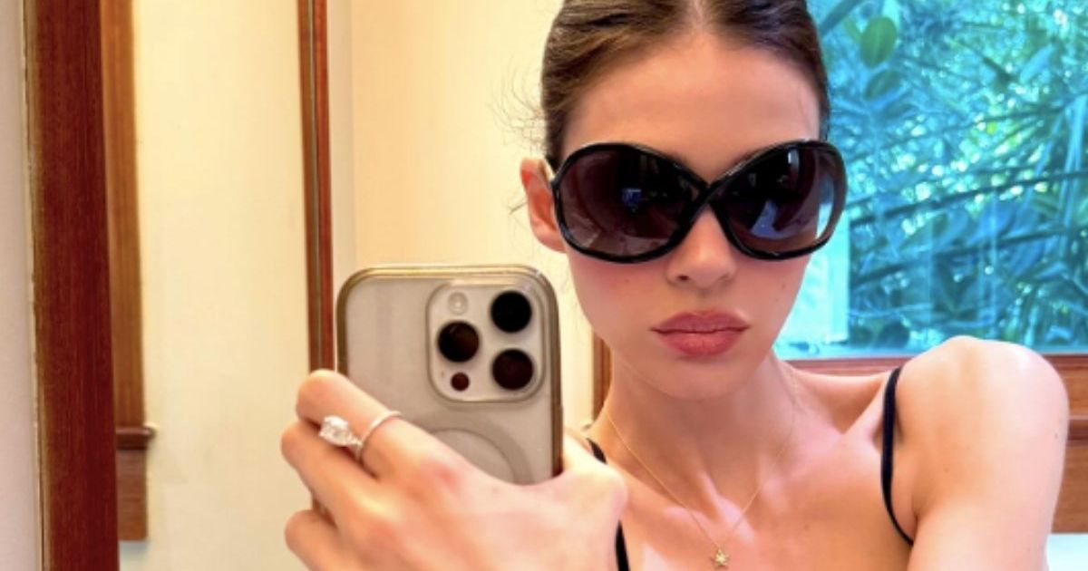 Nicola Peltz Beckham Poses in Flirty Bandeau Lingerie Set - Mandatory