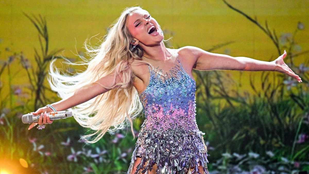 Zara Larsson’s Fun Way of Saying ‘B***h I’m a Grammy Nominated Artist ...