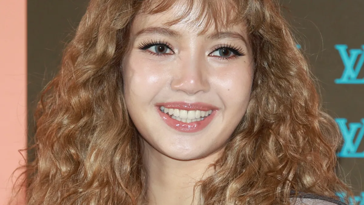 Blackpink’s Lisa Stuns in Animal-Print Corset & Micro Shorts - Mandatory