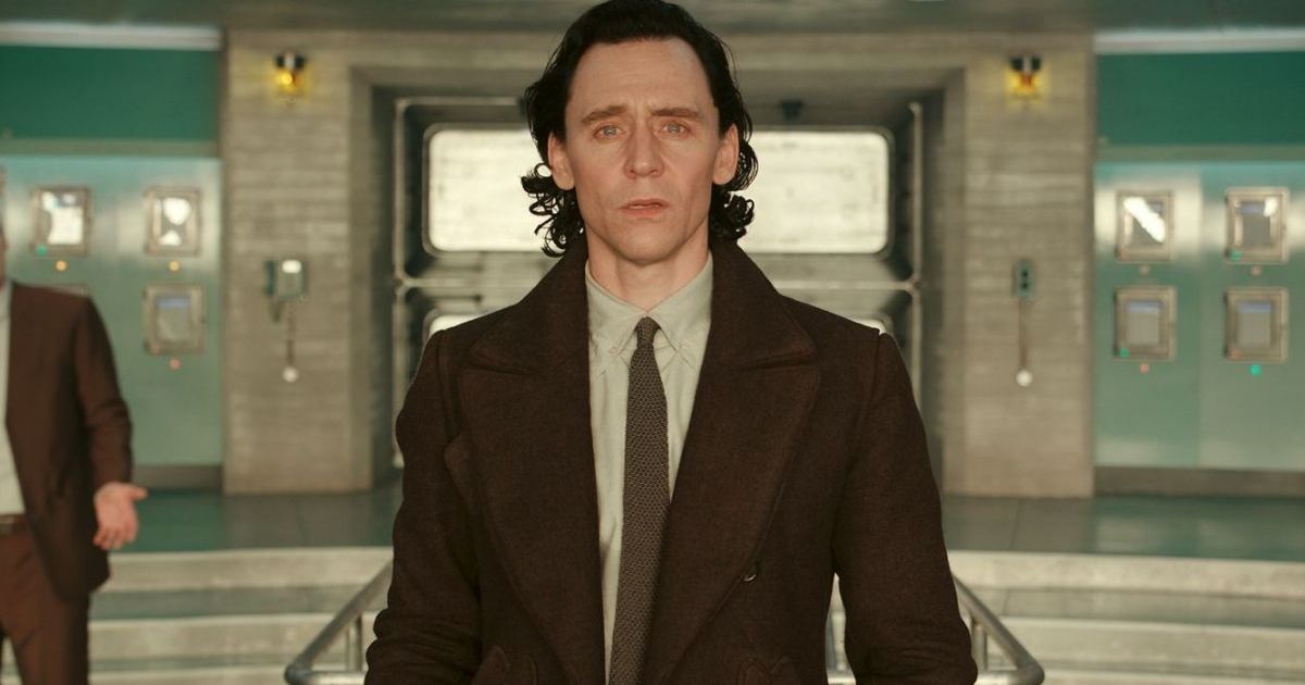 Tom Hiddleston Said This About Tim Burton’s Batman - Mandatory