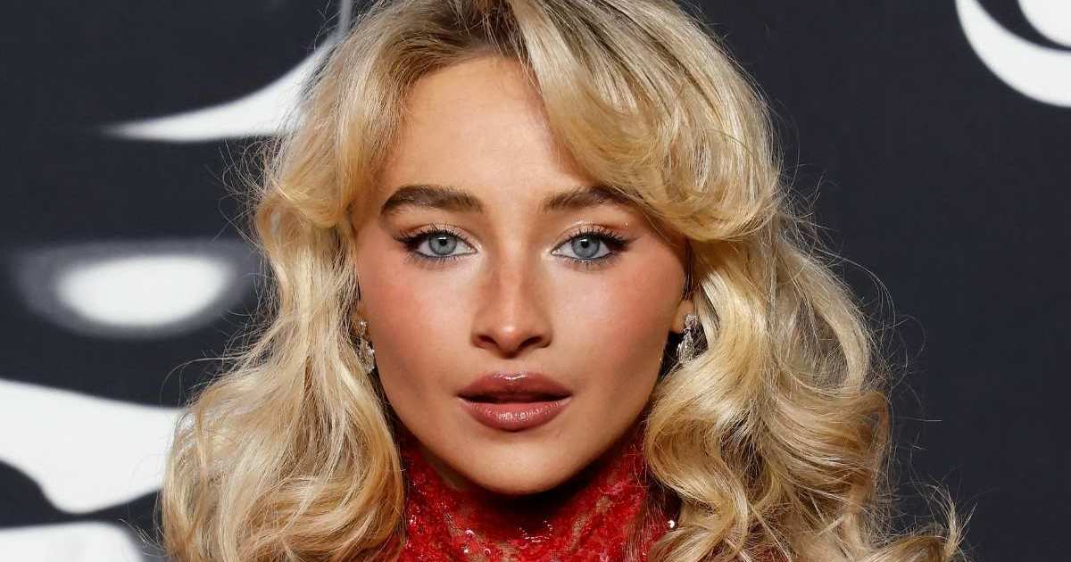 Sabrina Carpenter Drops Bold Cut-Out Mini Look Amid The Muppet Show ...