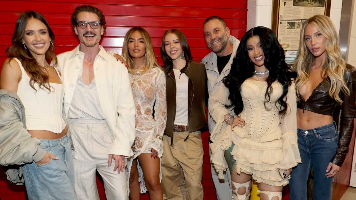 Watch Pedro Pascal, Jessica Alba & More Dance During Bad Bunny's Super ...