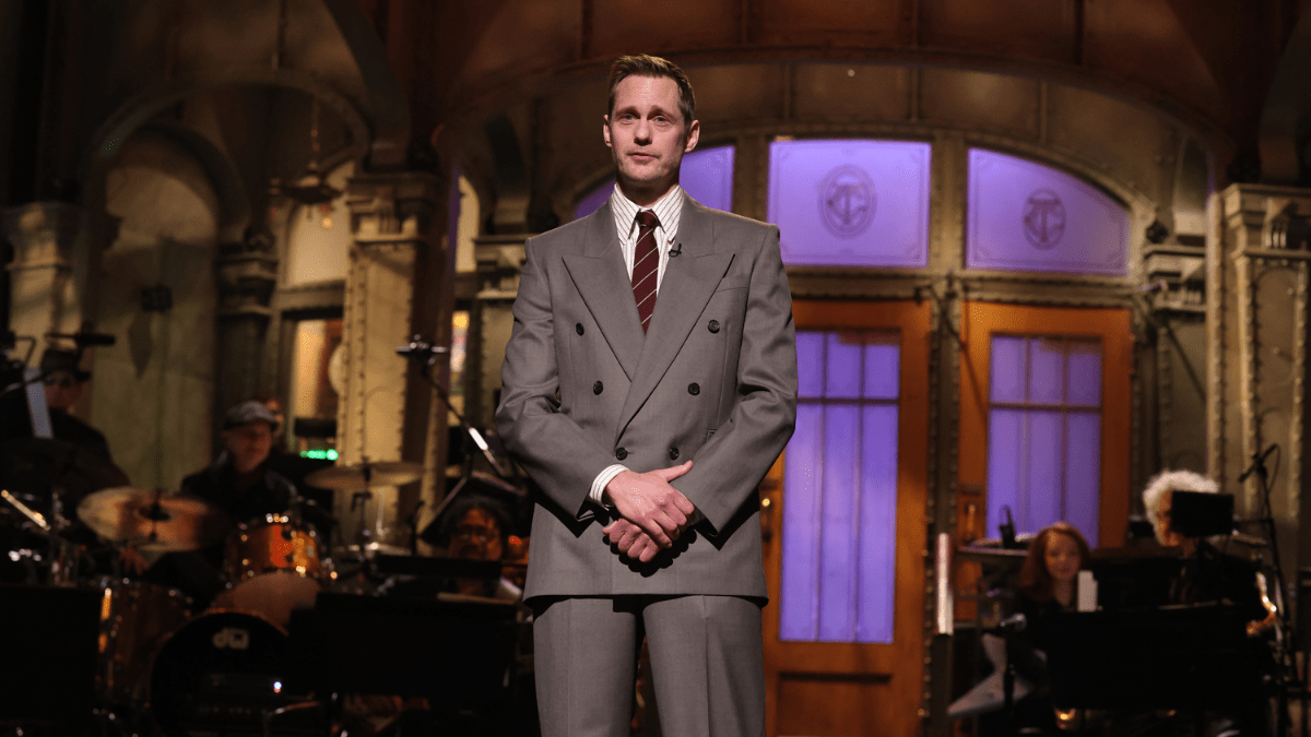 Alexander Skarsgård Dresses up in Pink Mini-Skirt For Funny SNL Skit ...